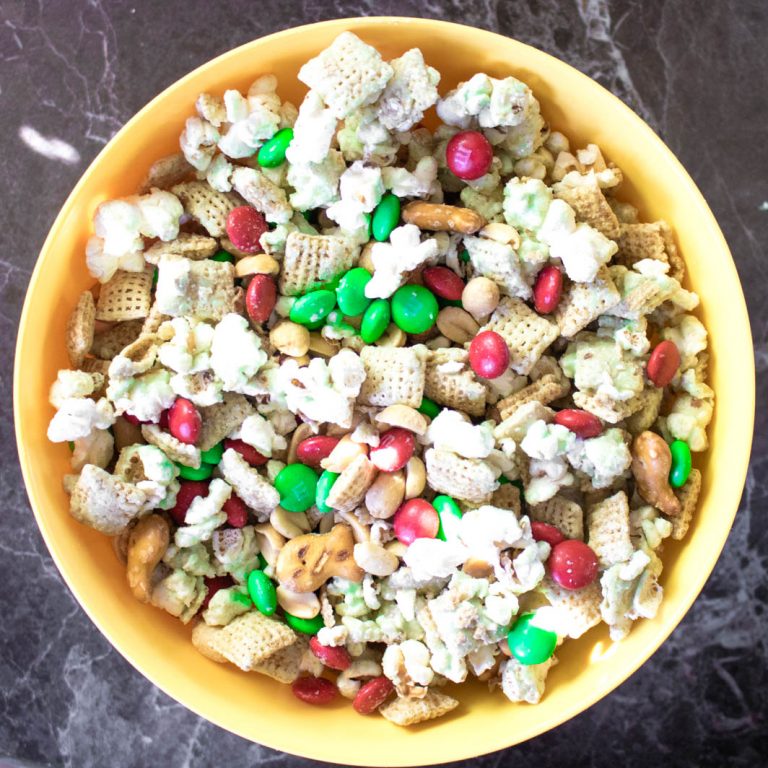 Grinch Snack Mix - Sweet Beginnings Blog